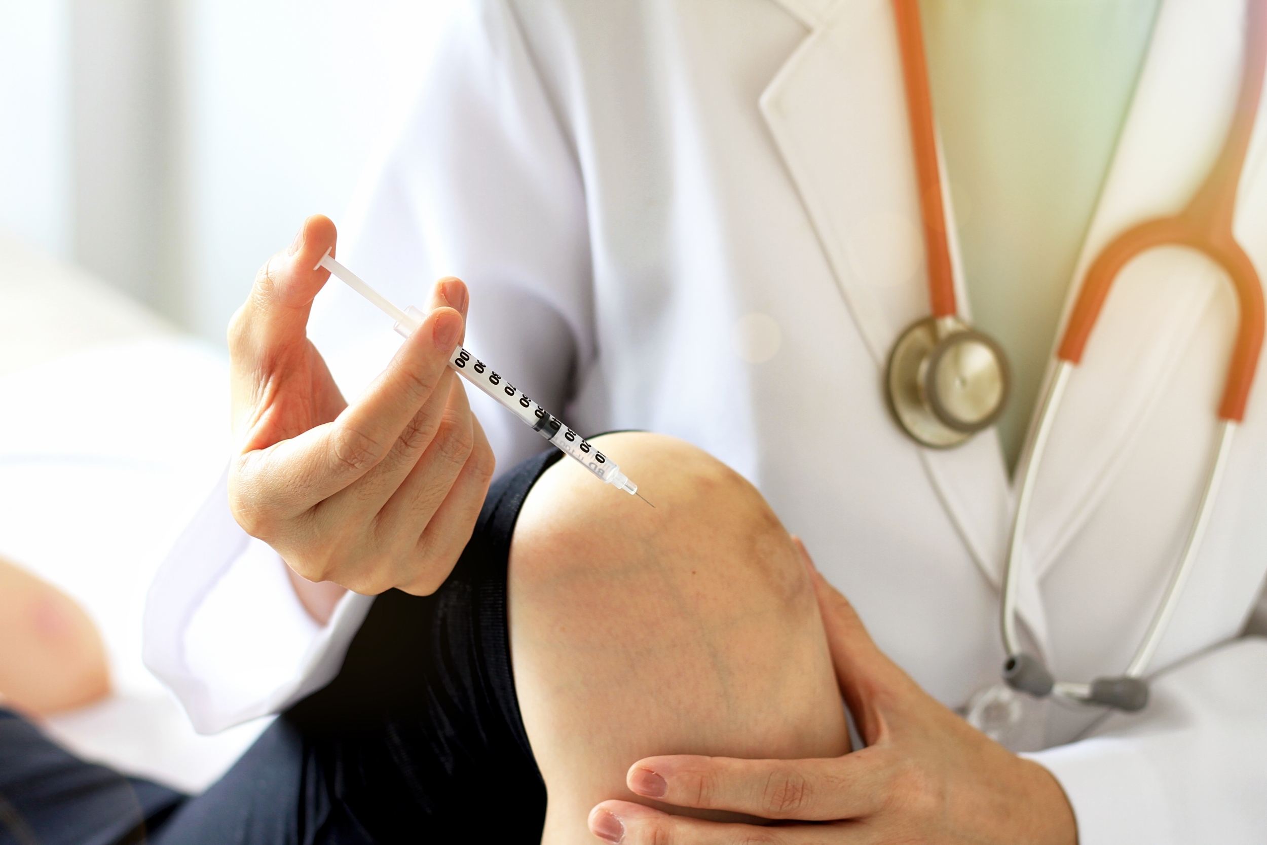 Joint Injections for Knee Injuries - SOHMA Integrative Medicine